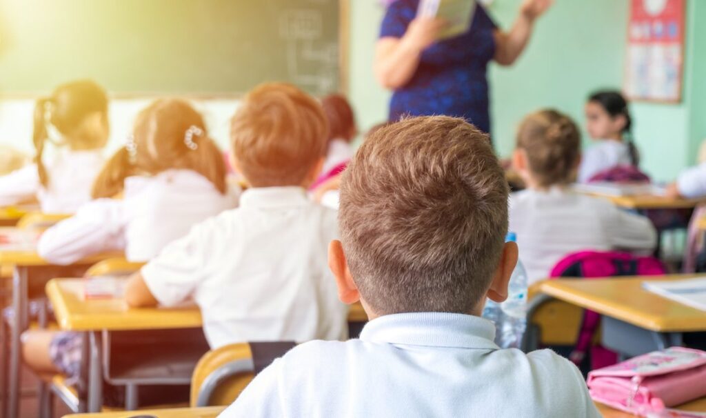 6 Ways for Students to Get Better Grades – Victor Restis - Culture Bully